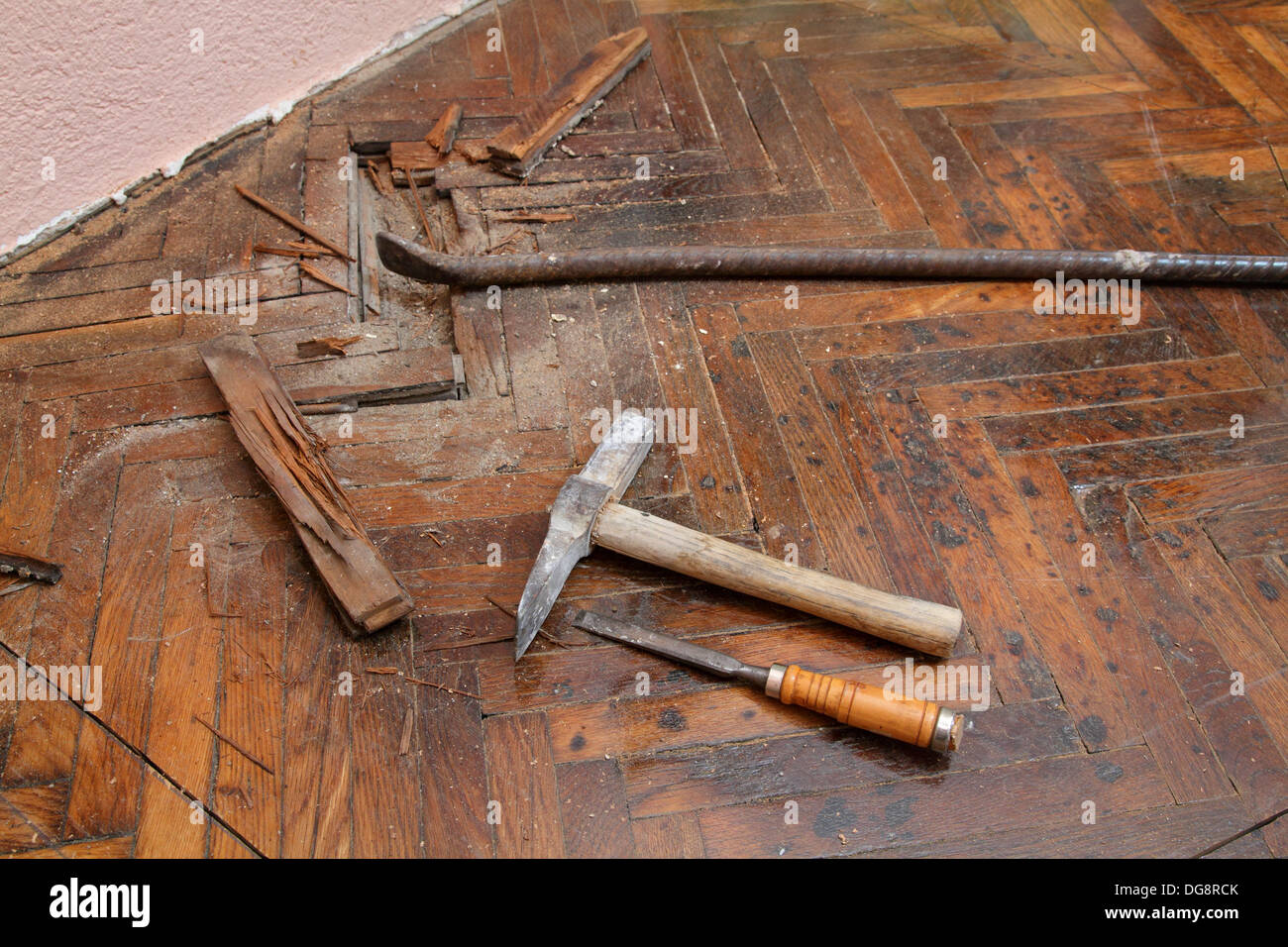 Hammer with chisel hi-res stock photography and images - Alamy