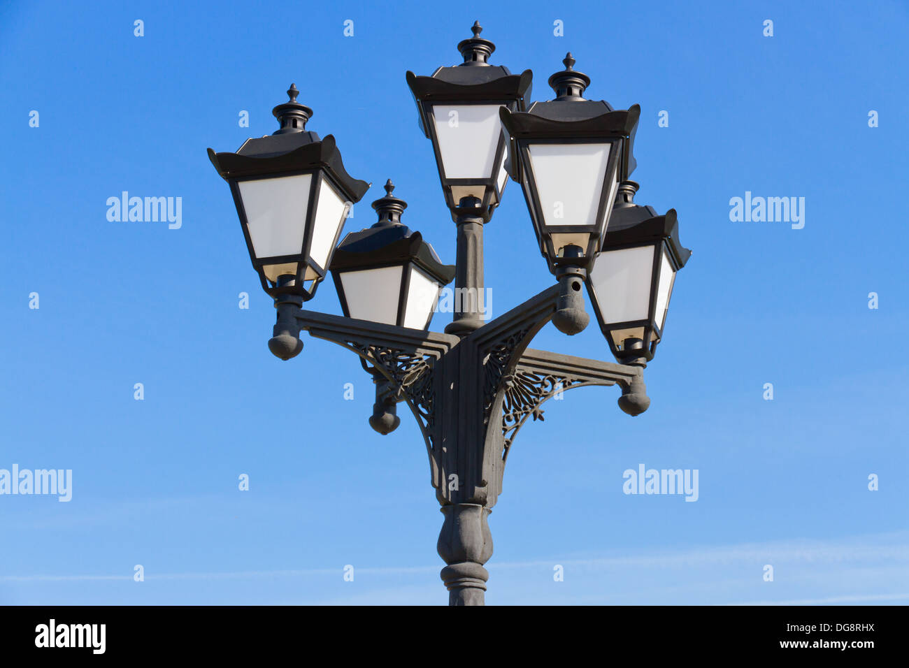 Street lamppost blue sky hi-res stock photography and images - Alamy