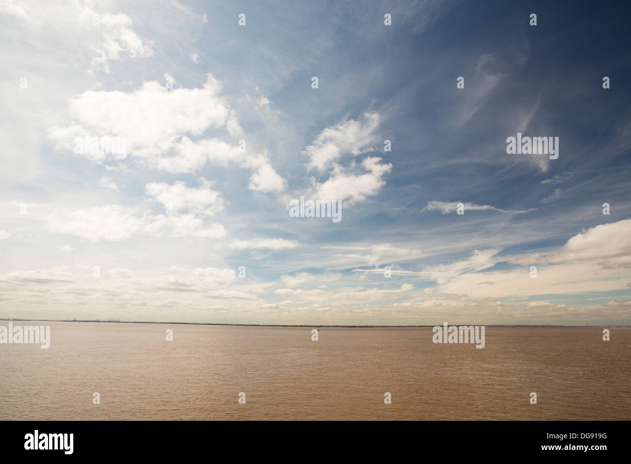 The Humber estuary below Hull, Yorkshire, UK Stock Photo - Alamy
