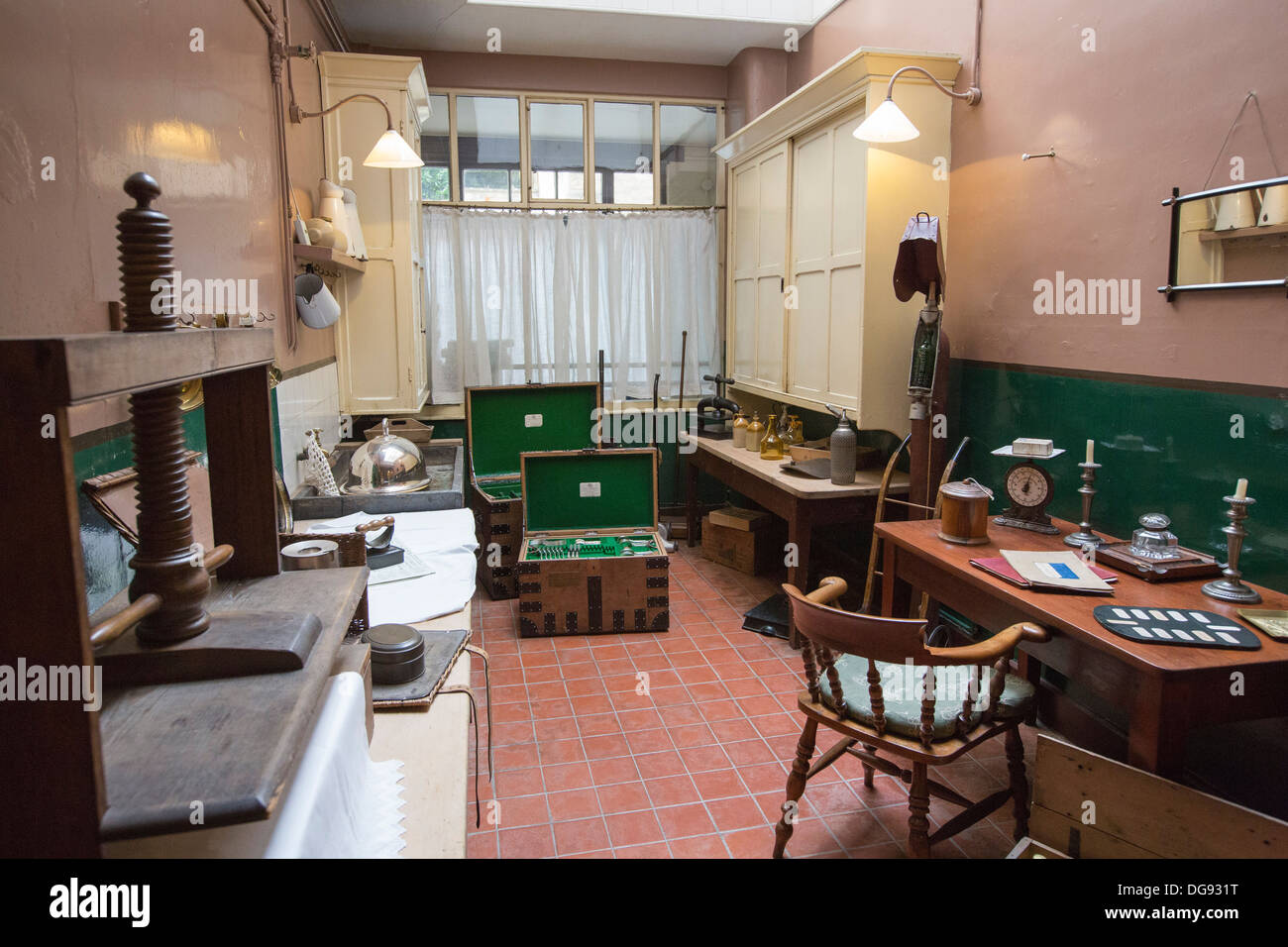 Cragside house interior hi-res stock photography and images - Alamy