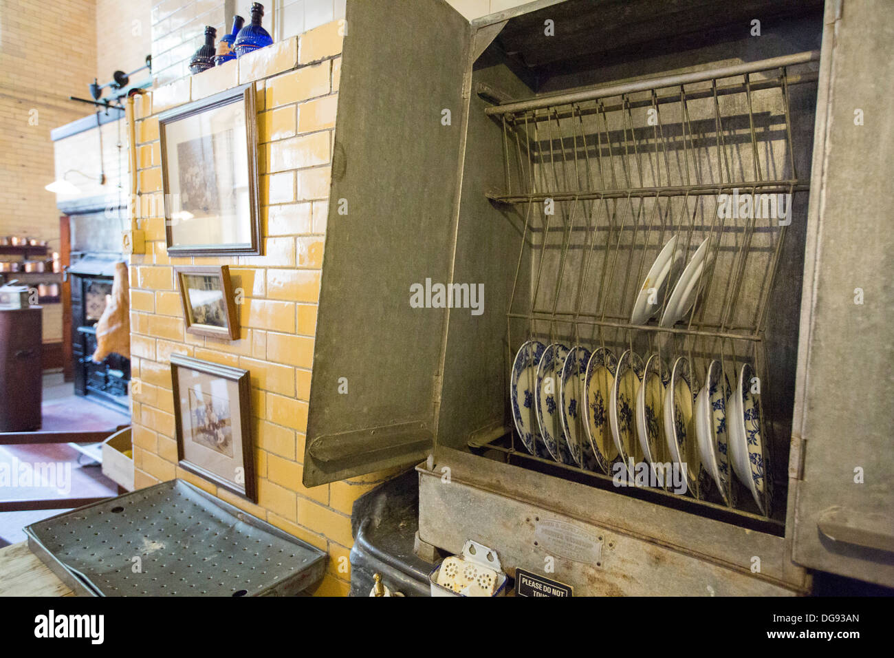 Cragside house interior hi-res stock photography and images - Alamy