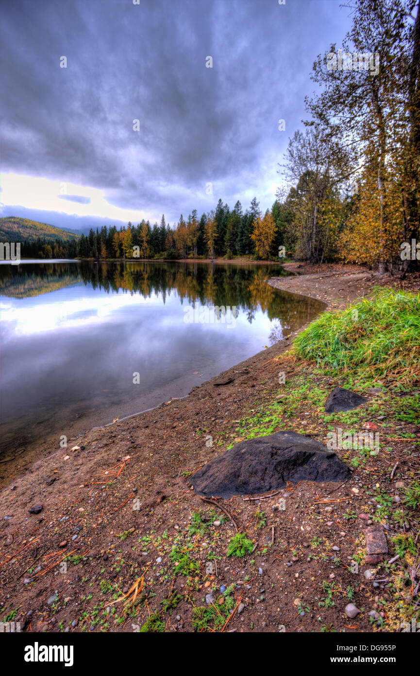 Small lake shoreline Stock Photo - Alamy