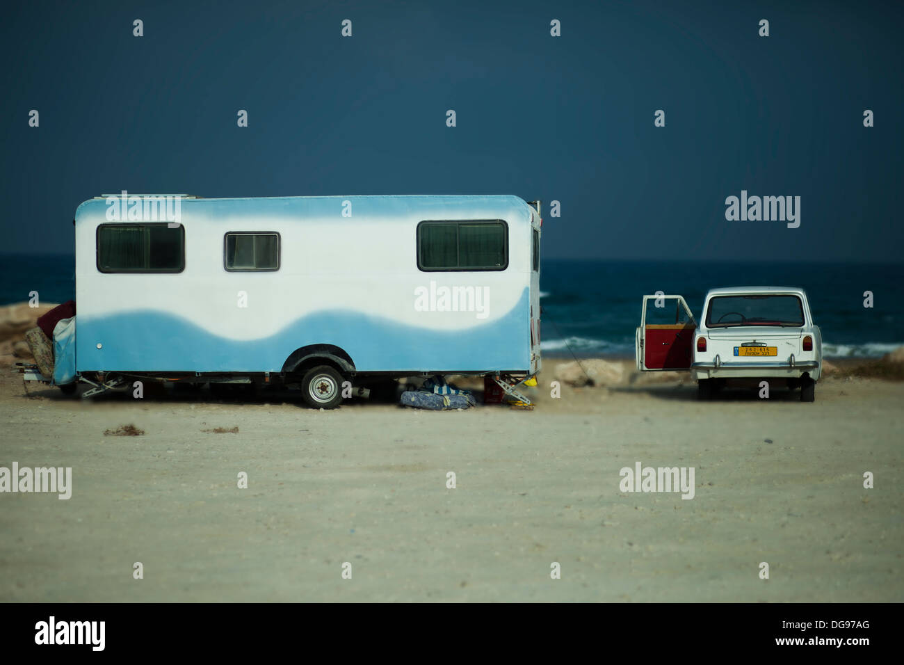 Old caravan hi-res stock photography and images - Alamy