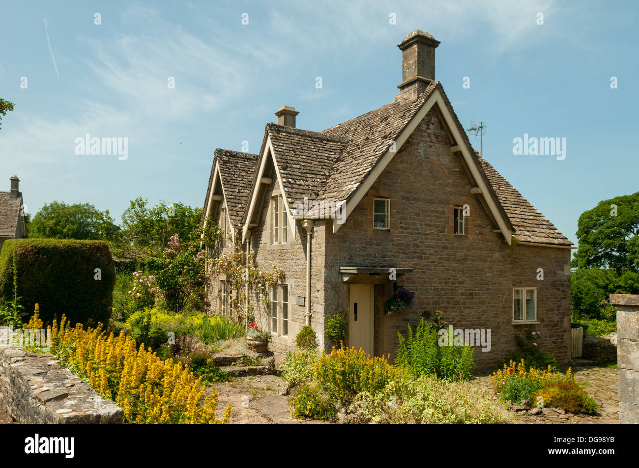 Cottage at Miserden, Gloucestershire, England Stock Photo - Alamy