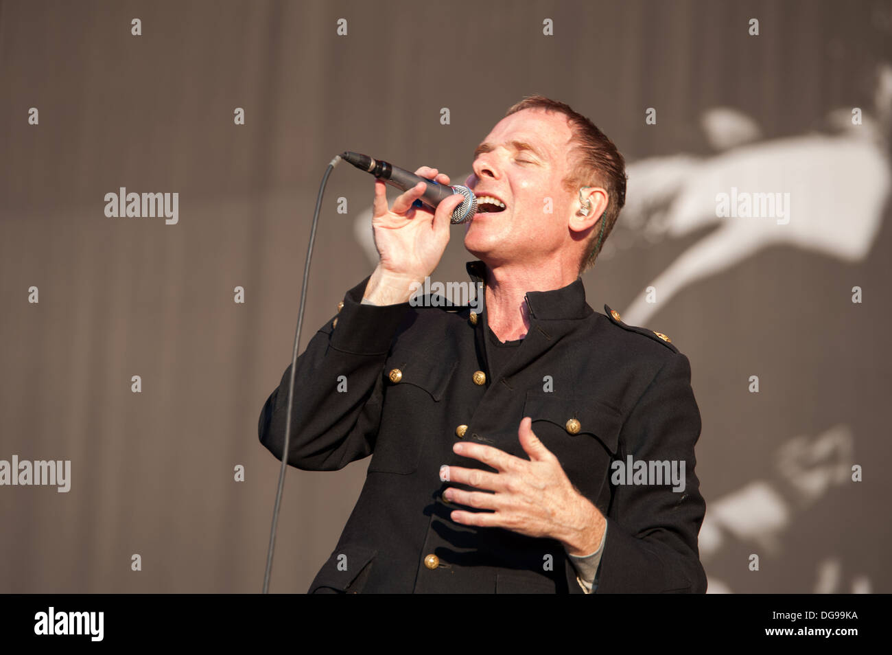 Belle and sebastian band hi-res stock photography and images - Alamy