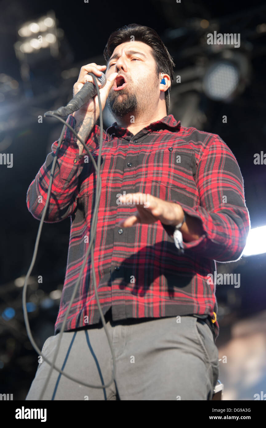 Lead Singer Of The Band The Deftones Stock Photos & Lead Singer Of The ...