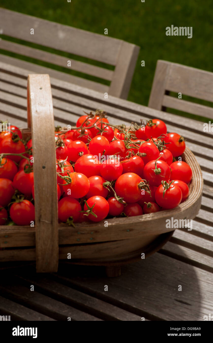 Wooden garden trug hi-res stock photography and images - Alamy