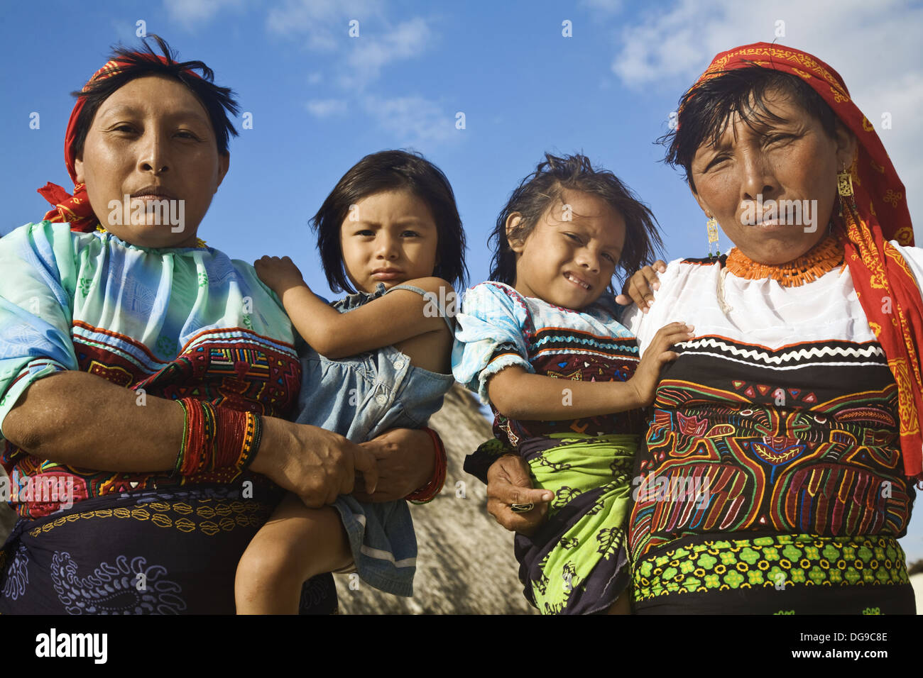 Kunas indians hi-res stock photography and images - Alamy