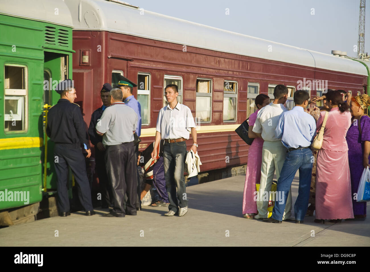 Passengers standing on platform hi-res stock photography and images - Alamy