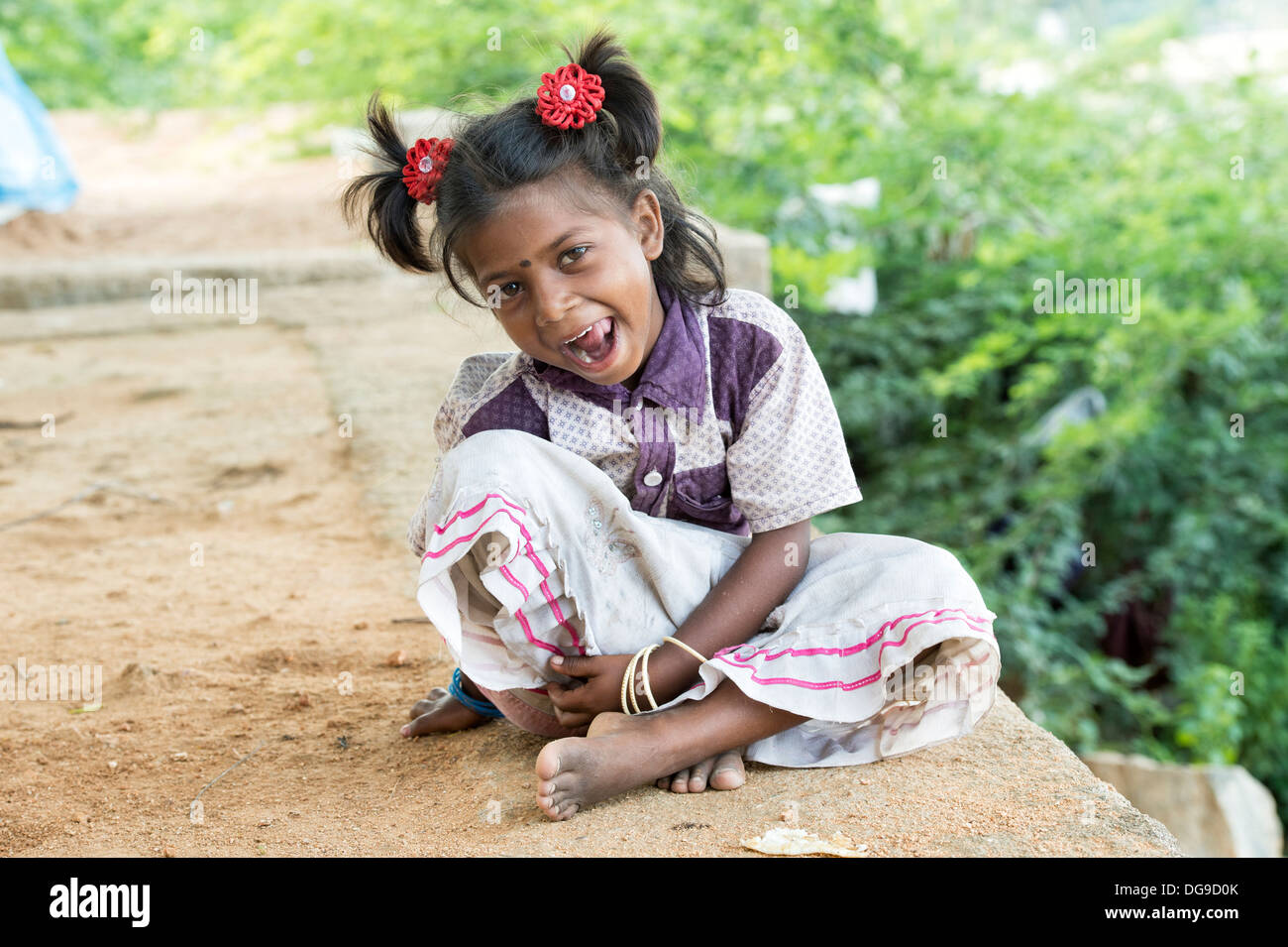 India poverty girl hi-res stock photography and images - Alamy