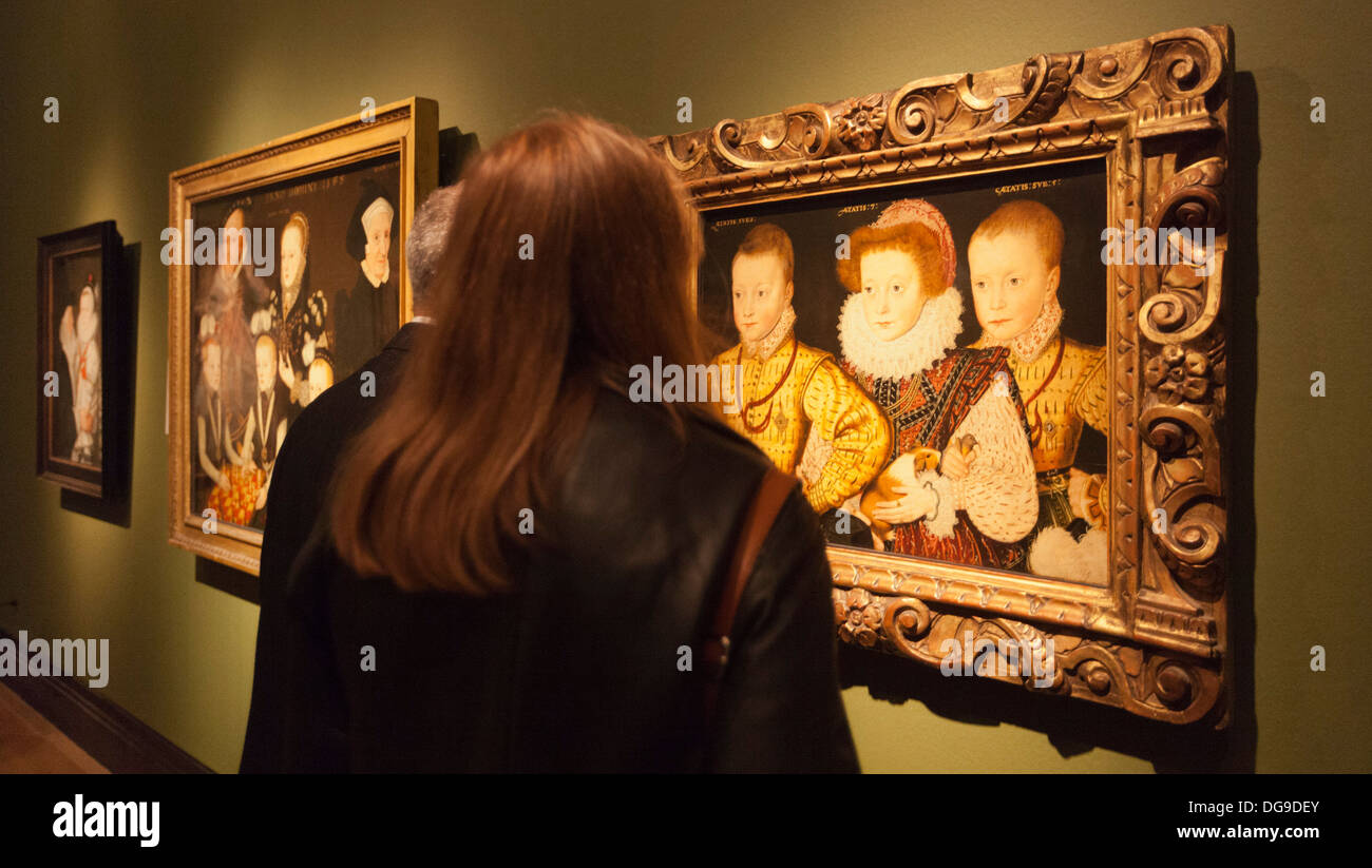 Uk three unknown elizabethan children by an unknown artist hi-res stock ...