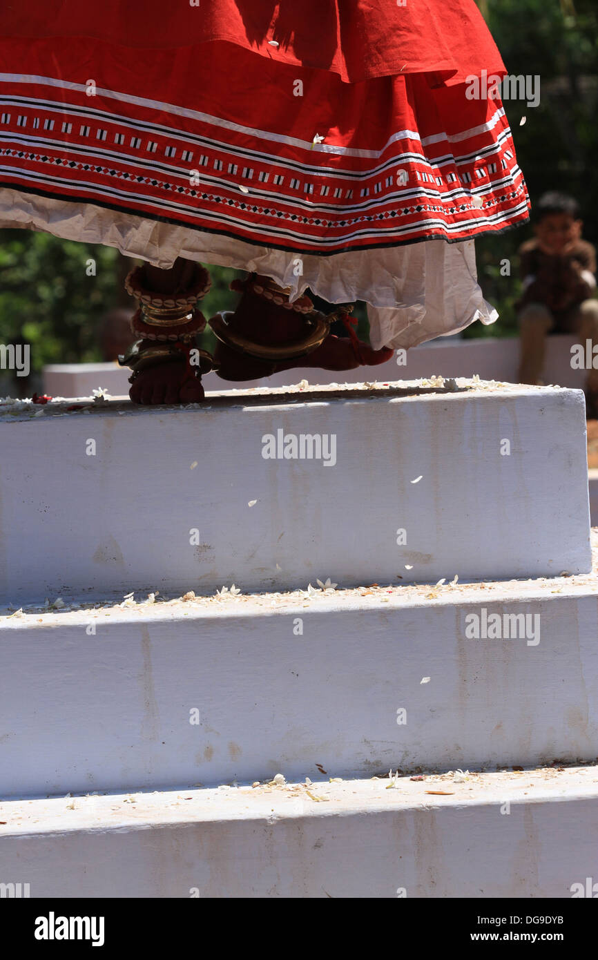 Theyyam performance hi-res stock photography and images - Alamy
