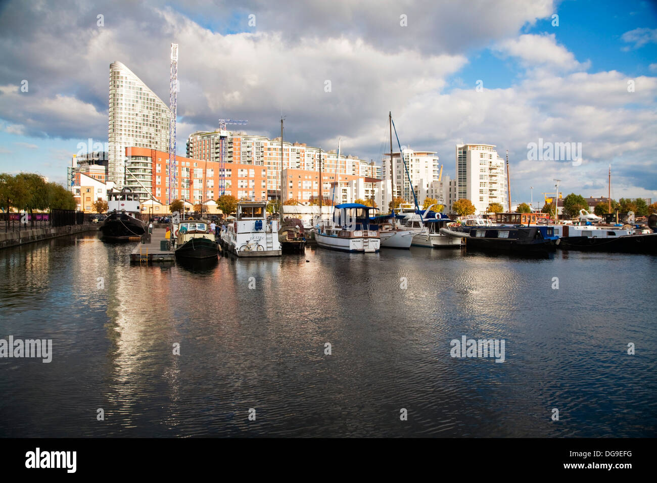 Poplar wharf and marina, London, England, UK Stock Photo - Alamy