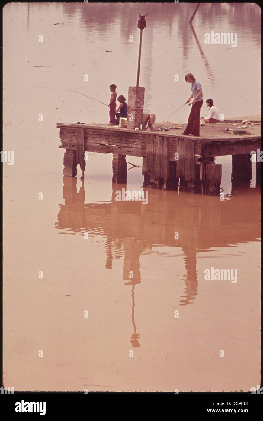 Back river sewage treatment plant hi-res stock photography and images ...