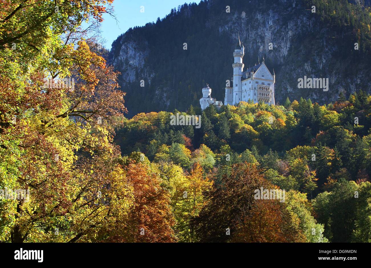 Hohenschwangau, Germany. 17th Oct, 2013. Neuschwanstein Castle is seen ...