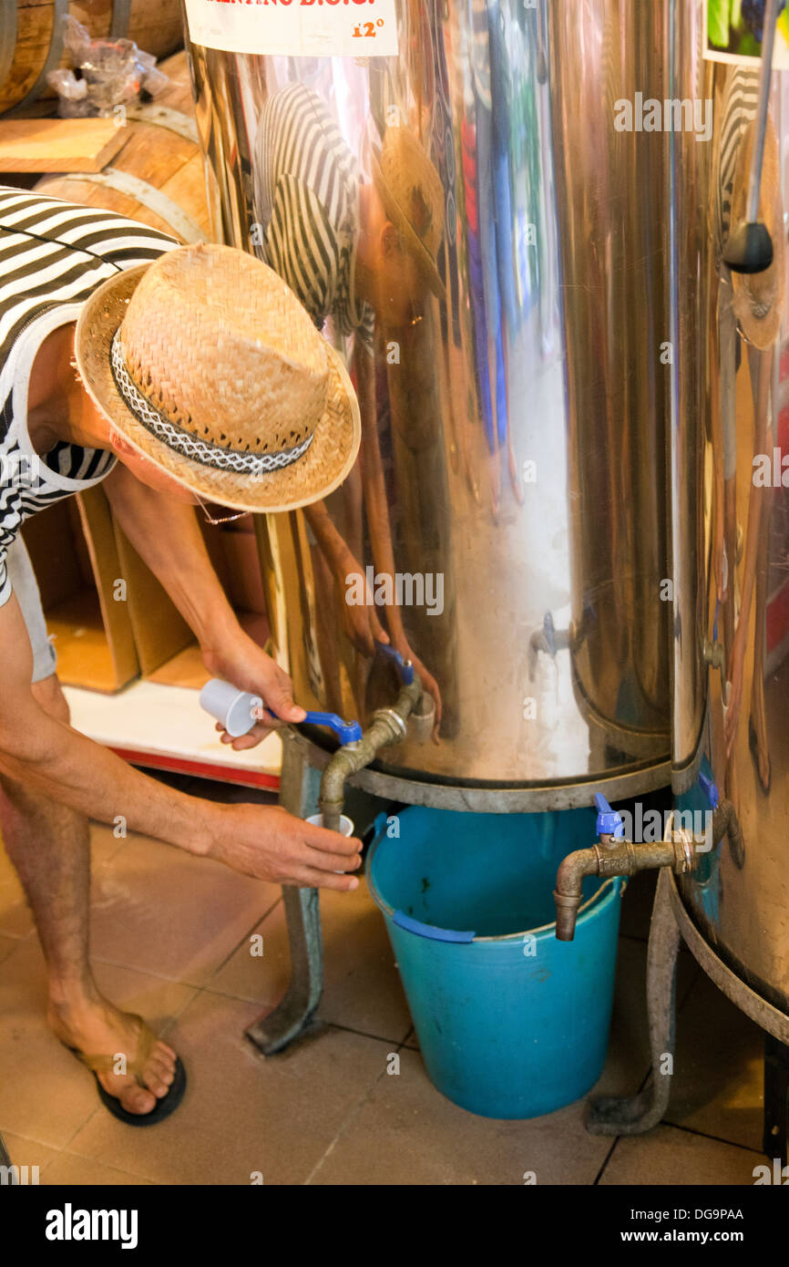 Wine tanks hi-res stock photography and images - Alamy