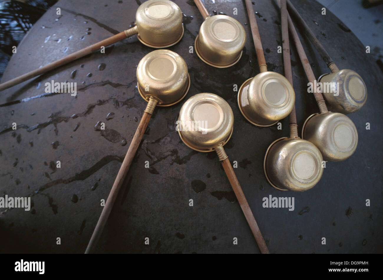 Ladle water hi-res stock photography and images - Alamy