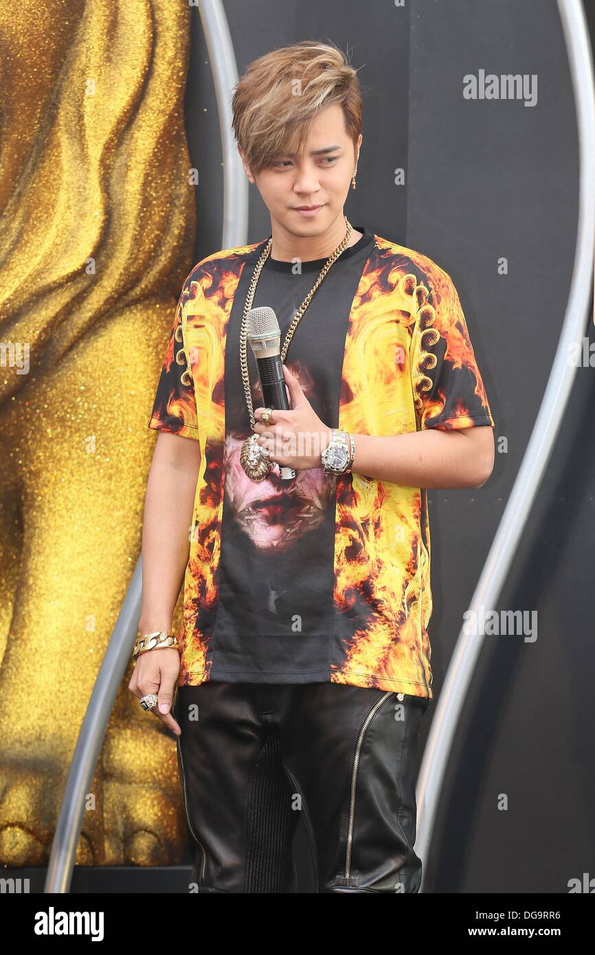 Taipei, Taiwan. 16th Oct, 2013. Singer Show Lo releases new album in ...