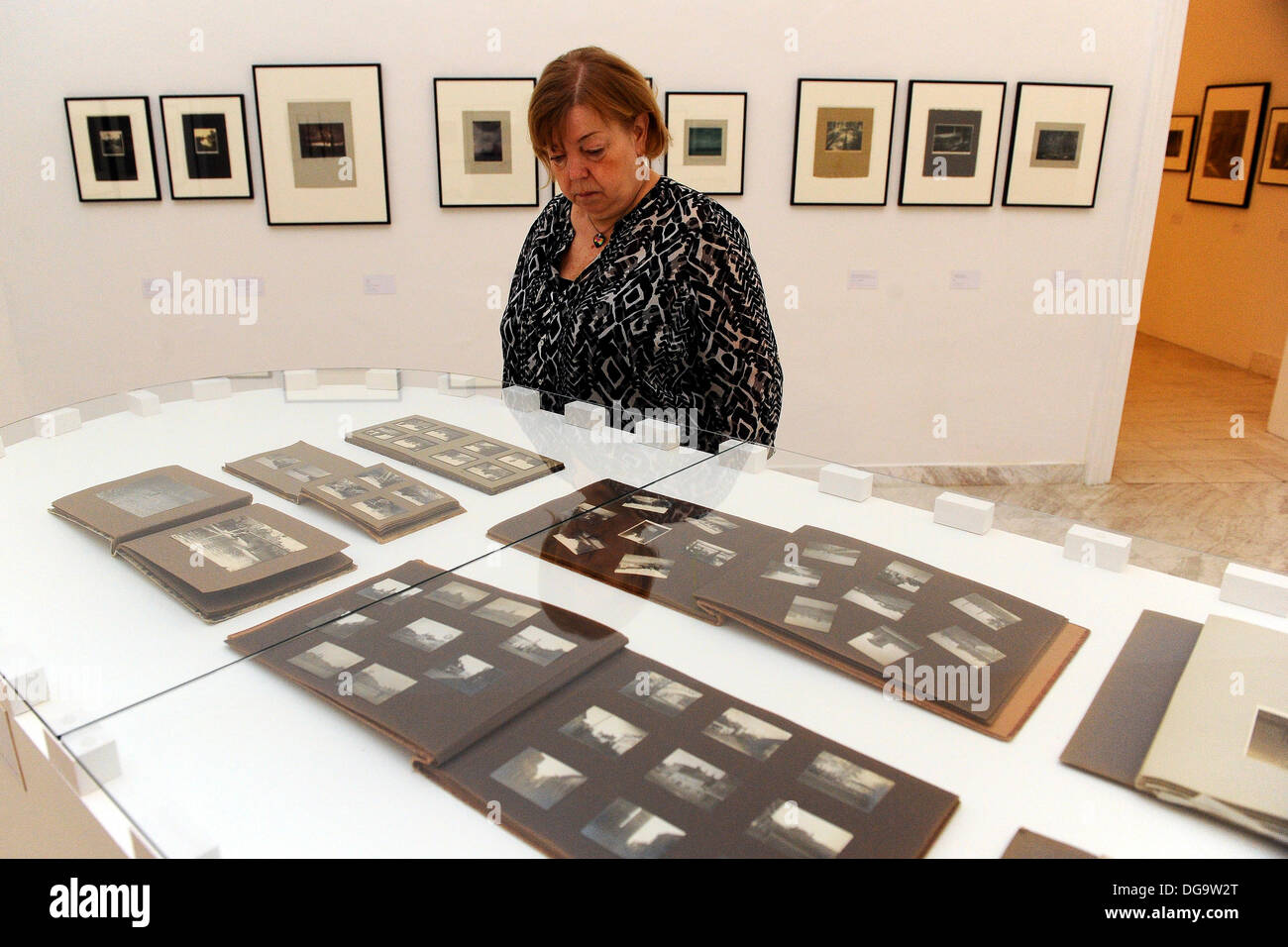 Early modernist works hi-res stock photography and images - Alamy