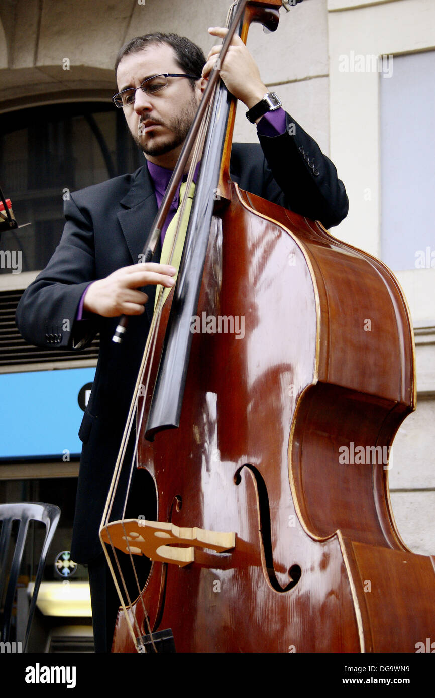 Catalan folk dance hi-res stock photography and images - Alamy