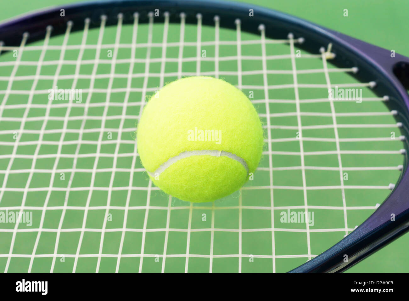 Tennis racket and ball hi-res stock photography and images - Alamy