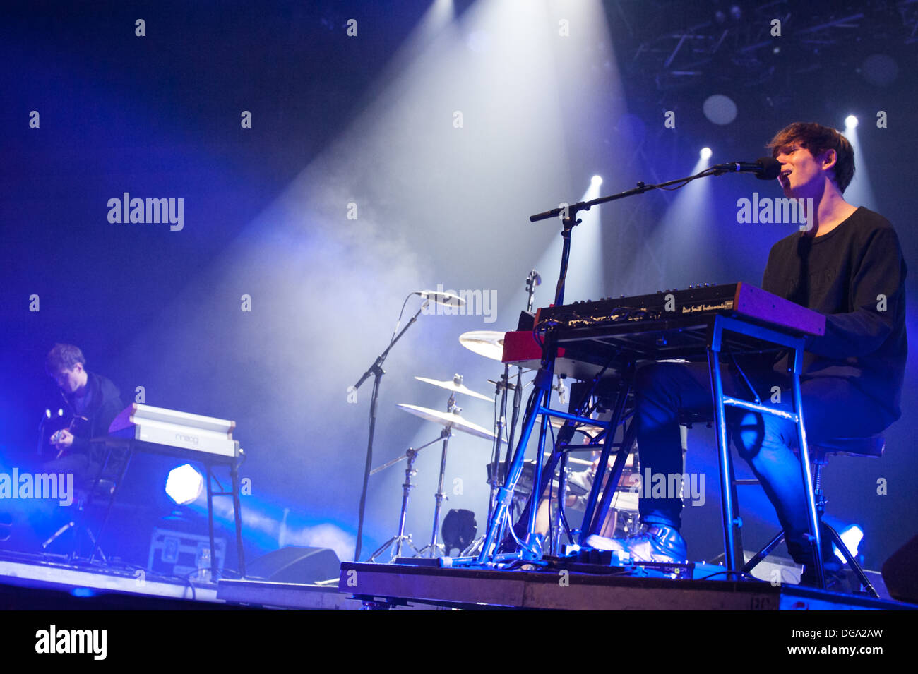 James blake sing hi-res stock photography and images - Alamy