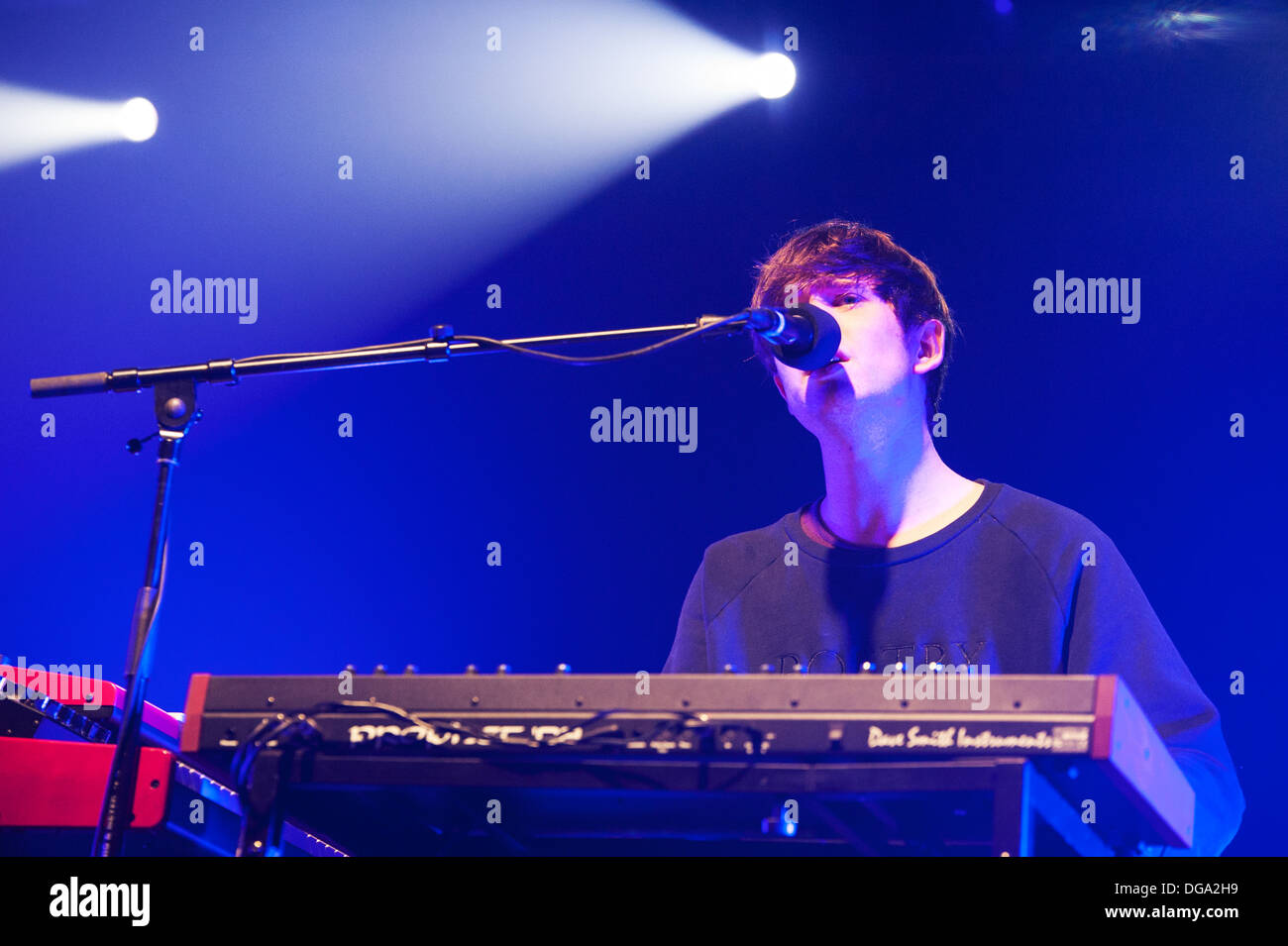 James blake sing hi-res stock photography and images - Alamy