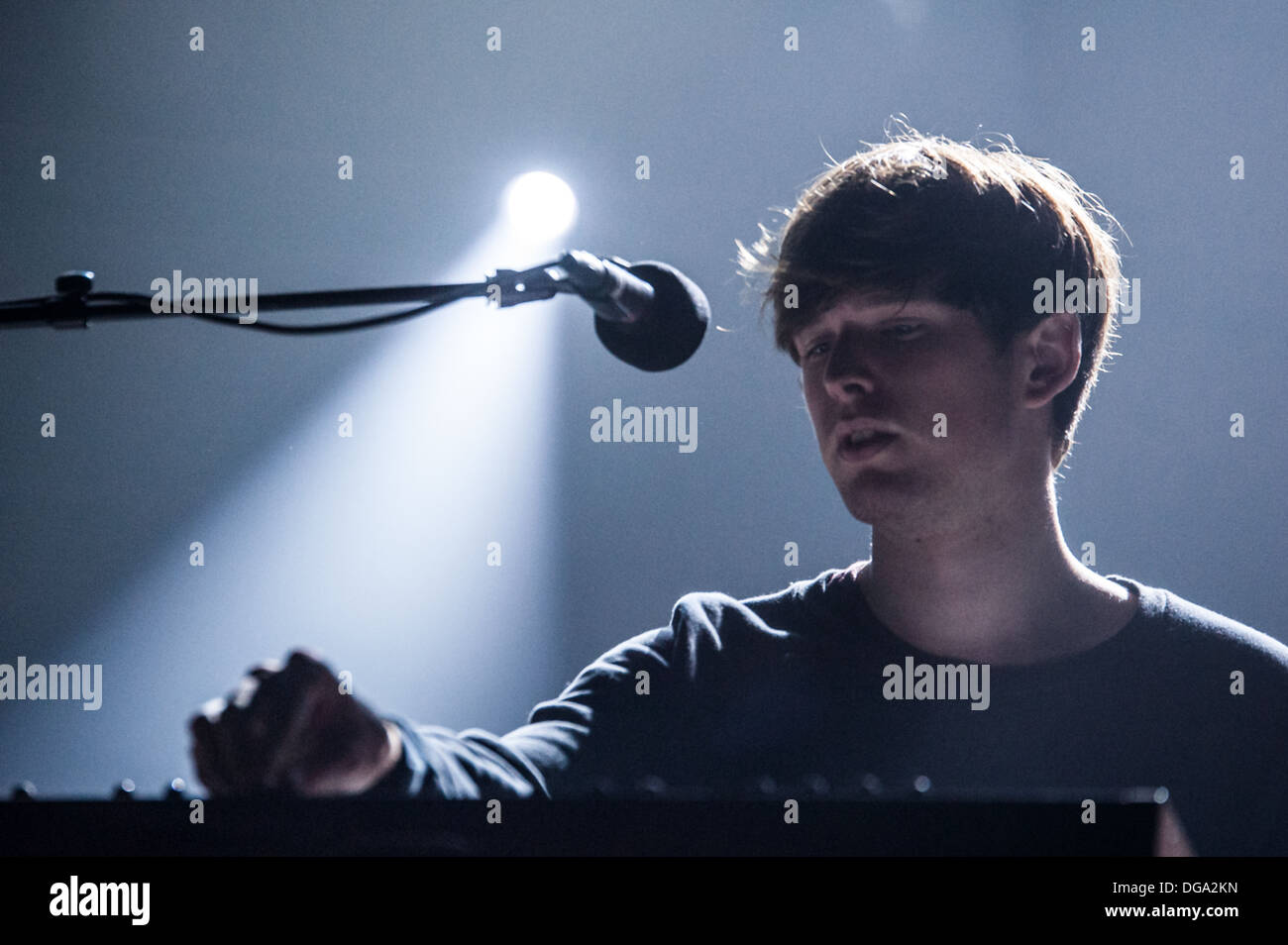 James blake sing hi-res stock photography and images - Alamy