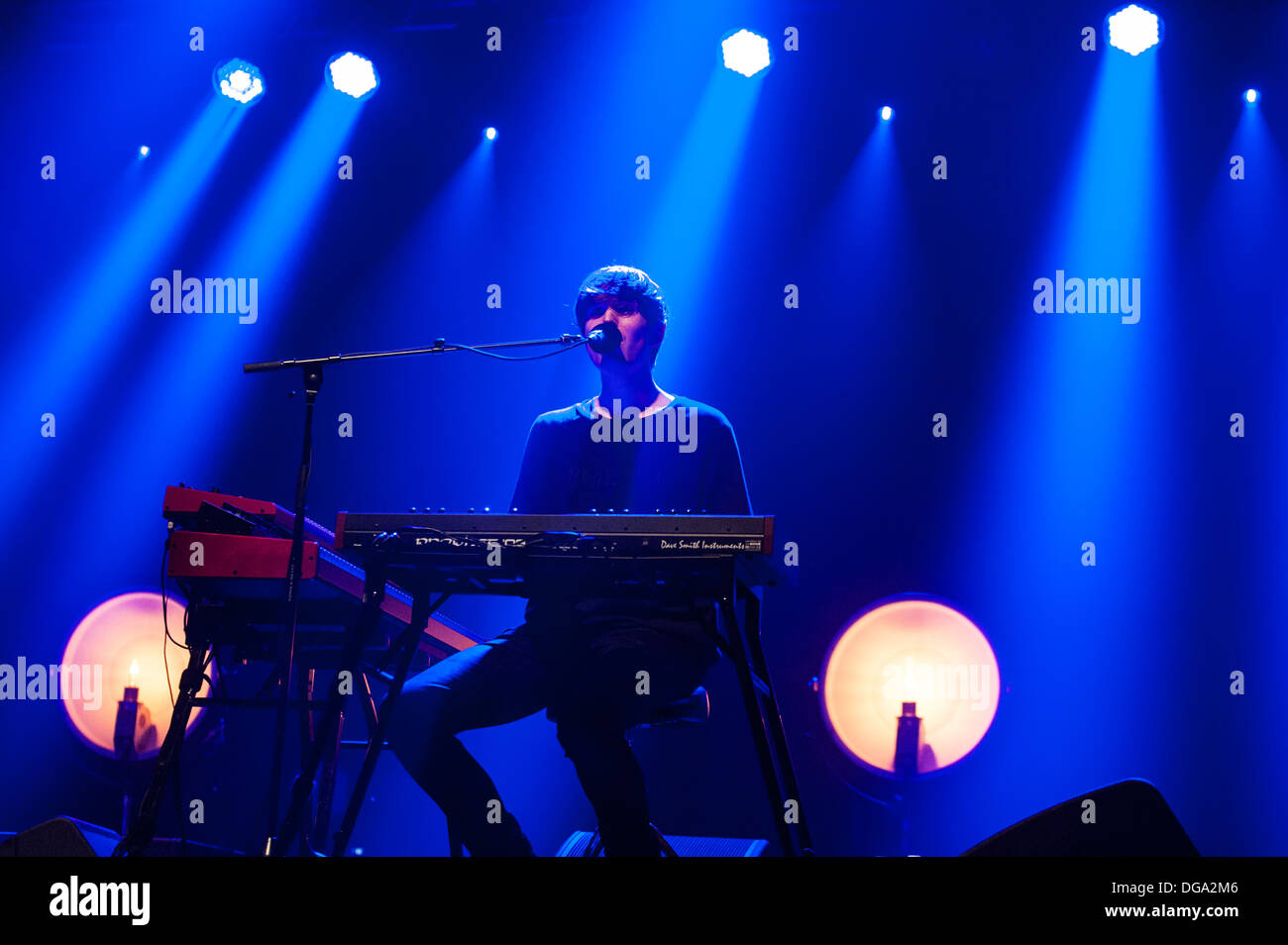 James blake sing hi-res stock photography and images - Alamy