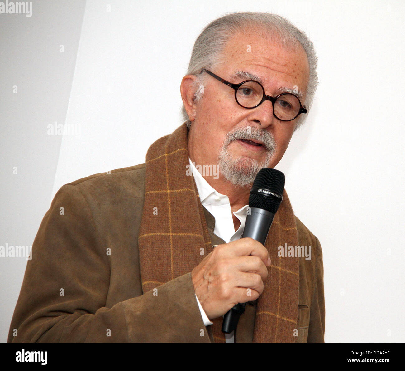 New York, New York, USA. 16th Oct, 2013. Columbian painter FERNANDO ...