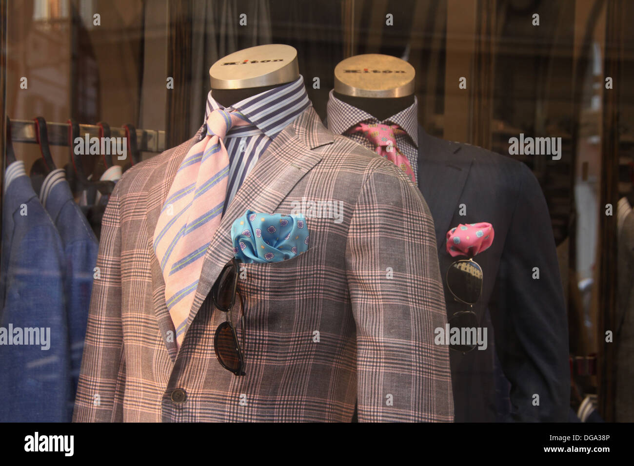Tailor window hi-res stock photography and images - Alamy