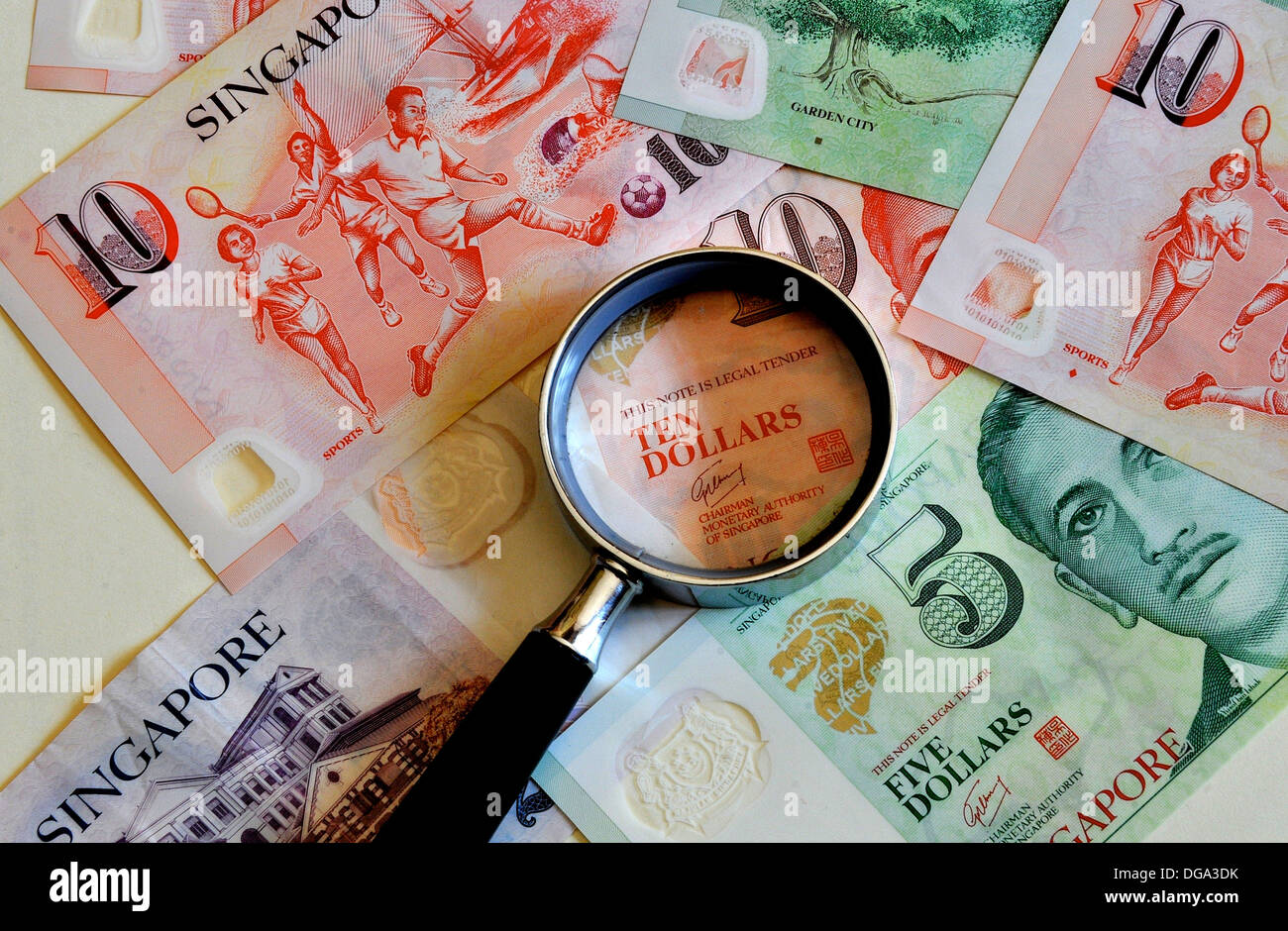 Singapore currency notes hi-res stock photography and images - Alamy