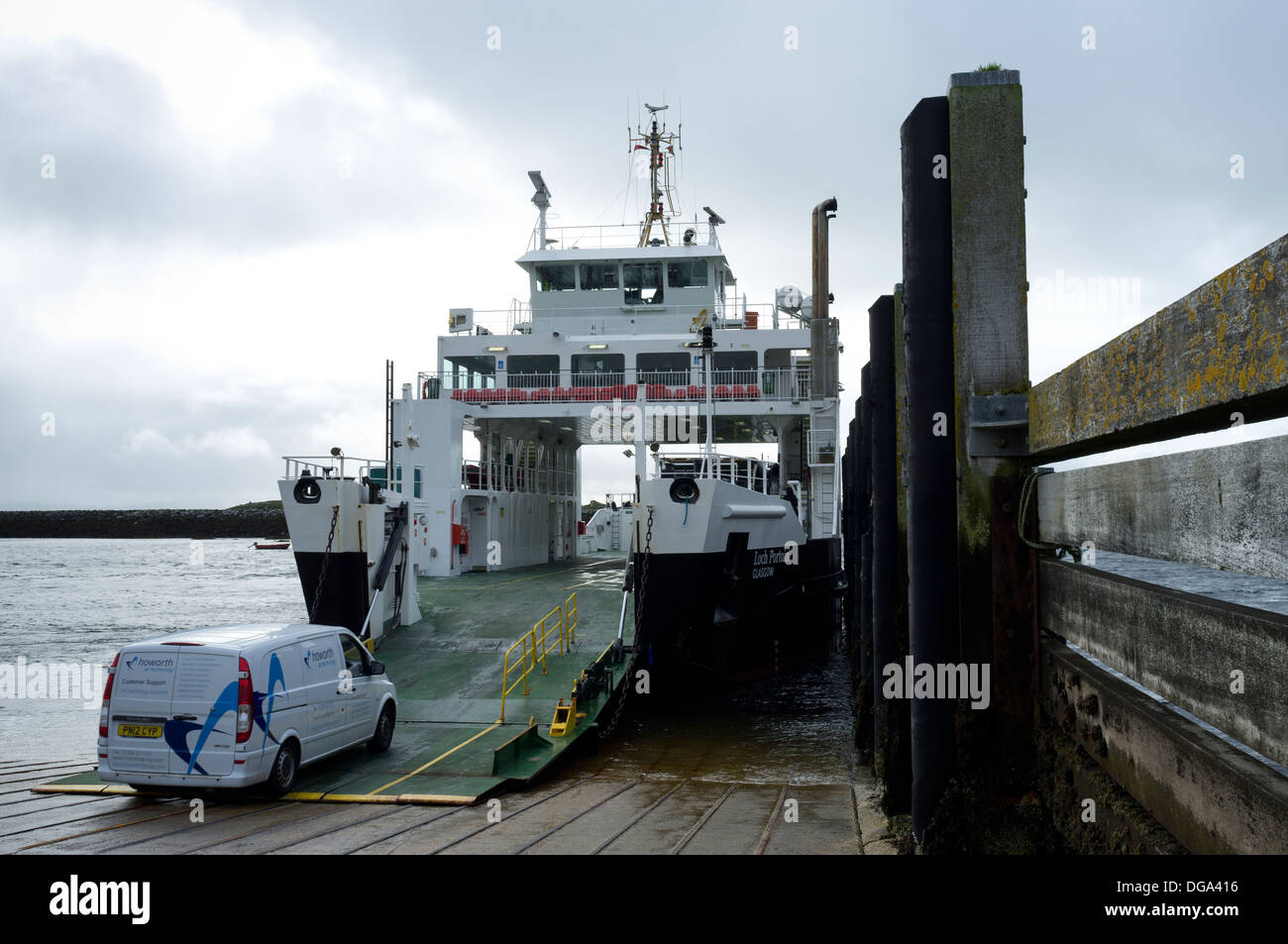 Caledonian MacBrayne Car Ferry MV Loch Portain loading at Leverburgh ...