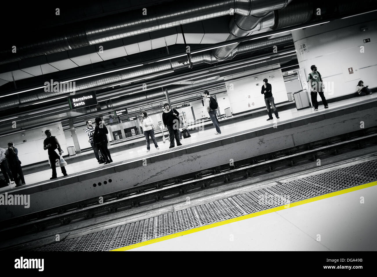 Standing behind the yellow line hi-res stock photography and images - Alamy