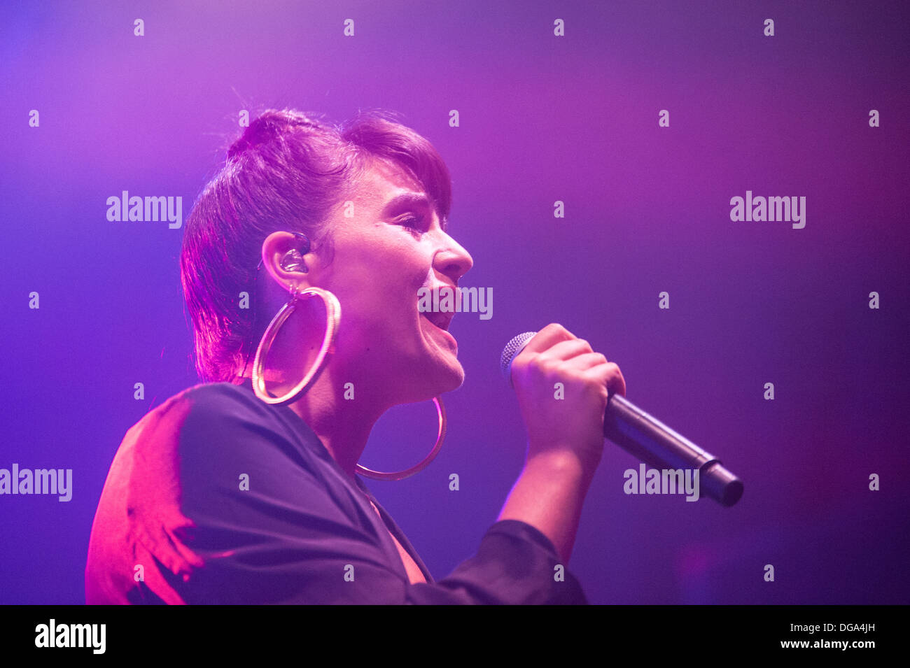British Singer Jessie Ware Performs High Resolution Stock Photography ...