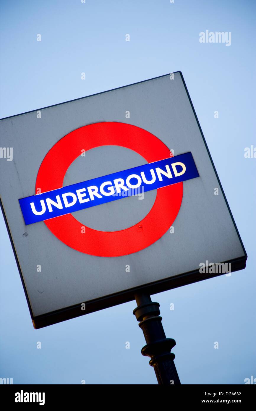 London underground station signal hi-res stock photography and images ...