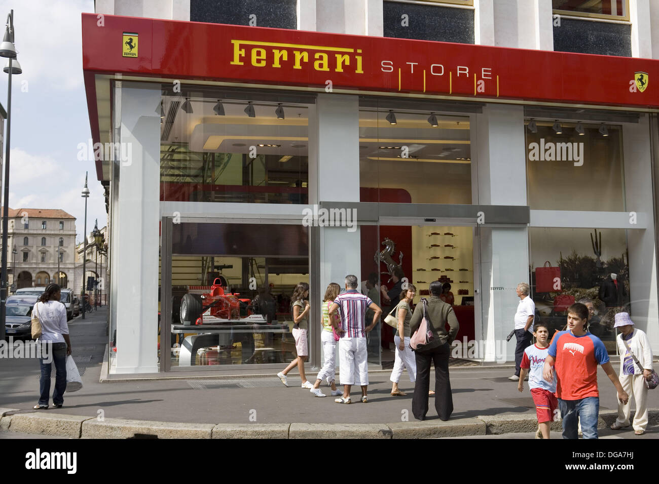 Ferrari dealers hi-res stock photography and images - Alamy