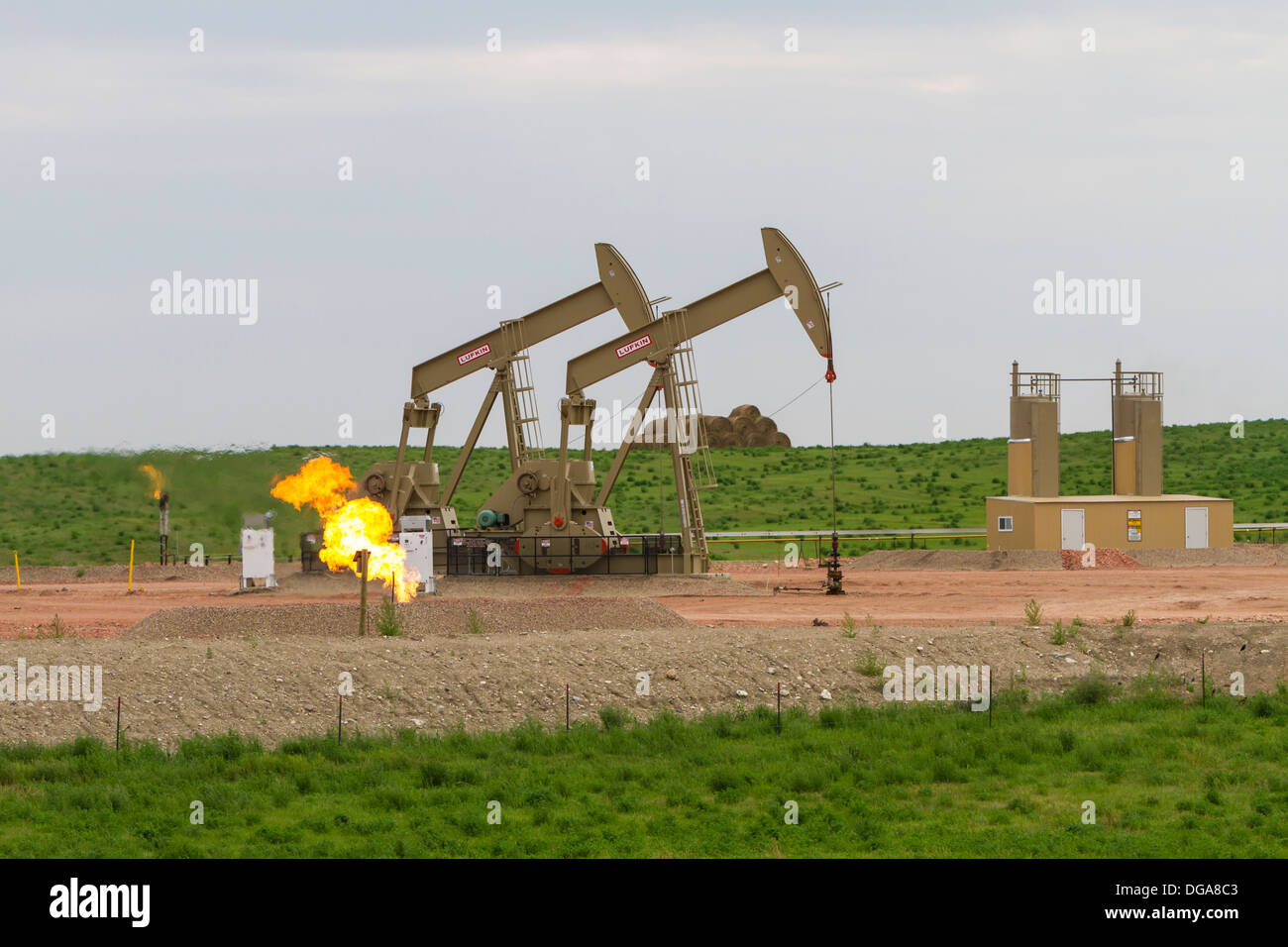 Oil pumpers in bakken play hi-res stock photography and images - Alamy