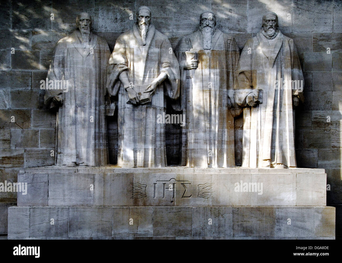 John calvin statue hi-res stock photography and images - Alamy