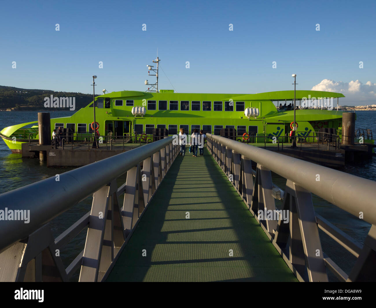 Green river ferry hi-res stock photography and images - Alamy