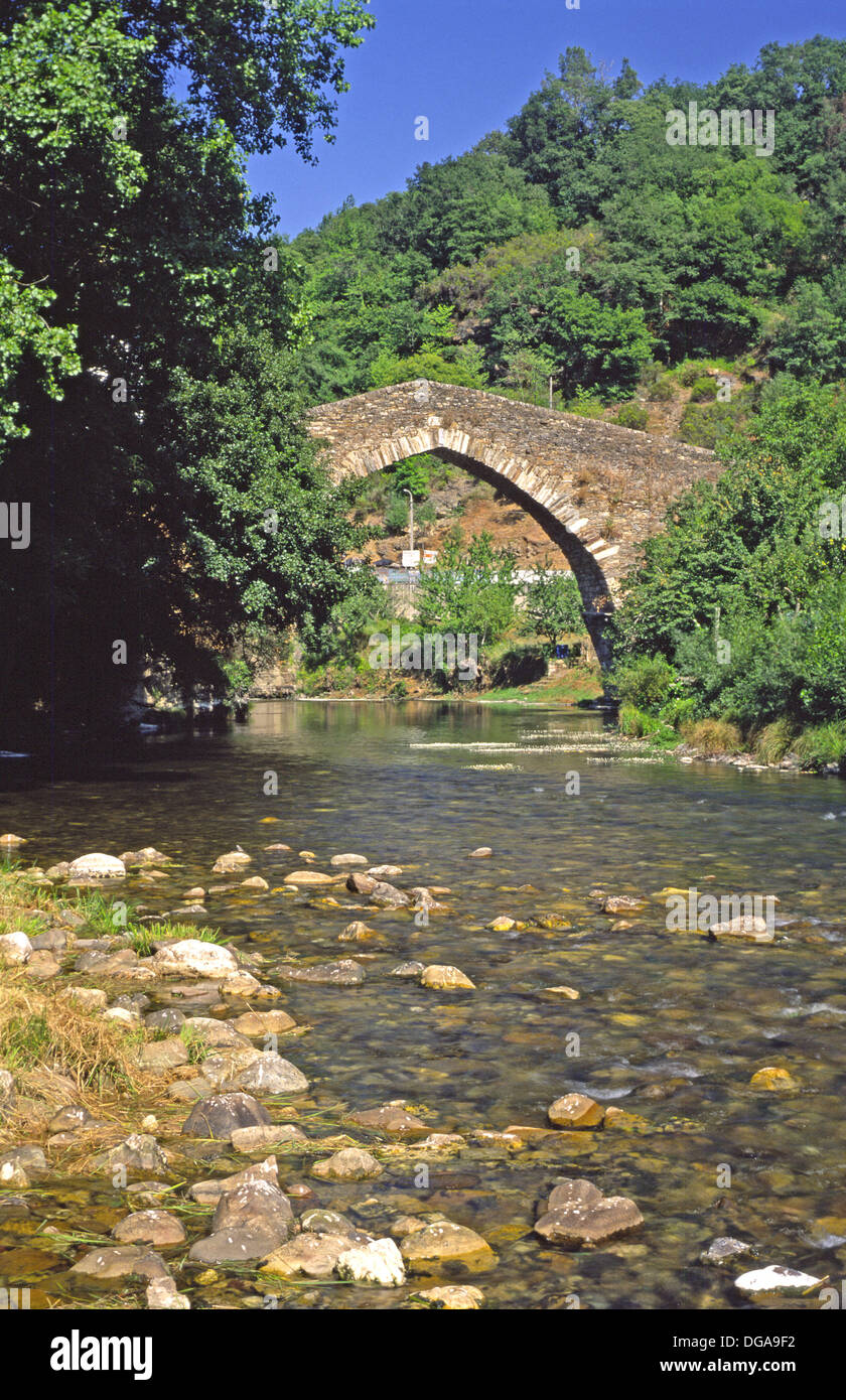 Ponte vella hi-res stock photography and images - Alamy