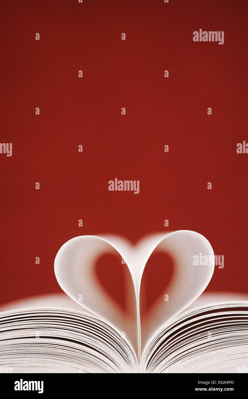 Pages paper between hi-res stock photography and images - Alamy