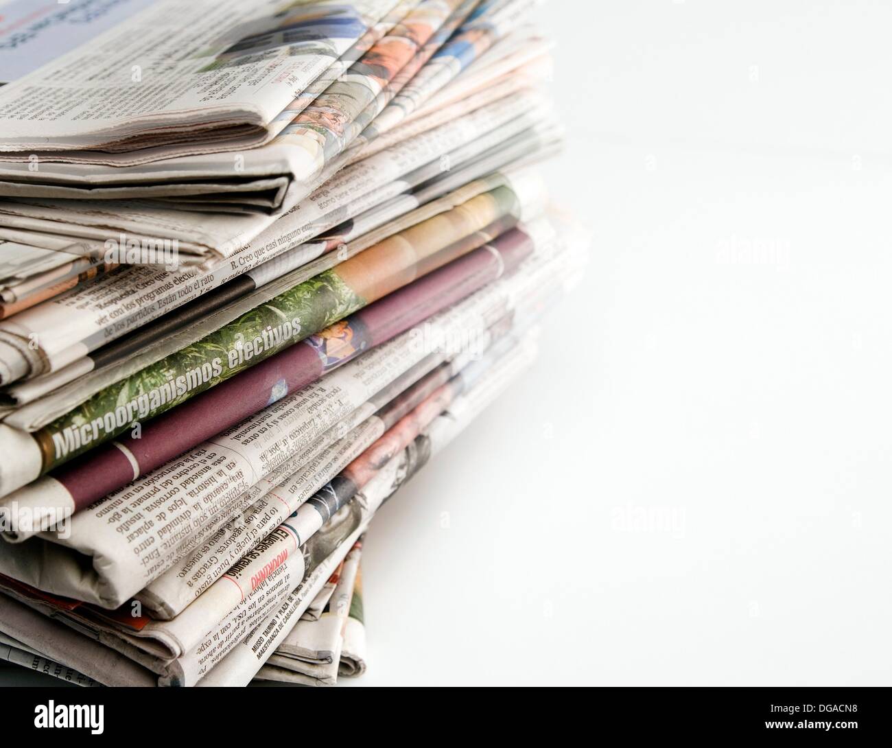 Old newspapers hi-res stock photography and images - Alamy