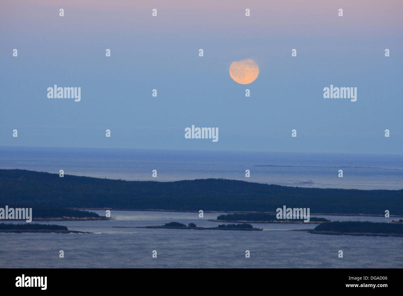 Full moon bar hi-res stock photography and images - Alamy