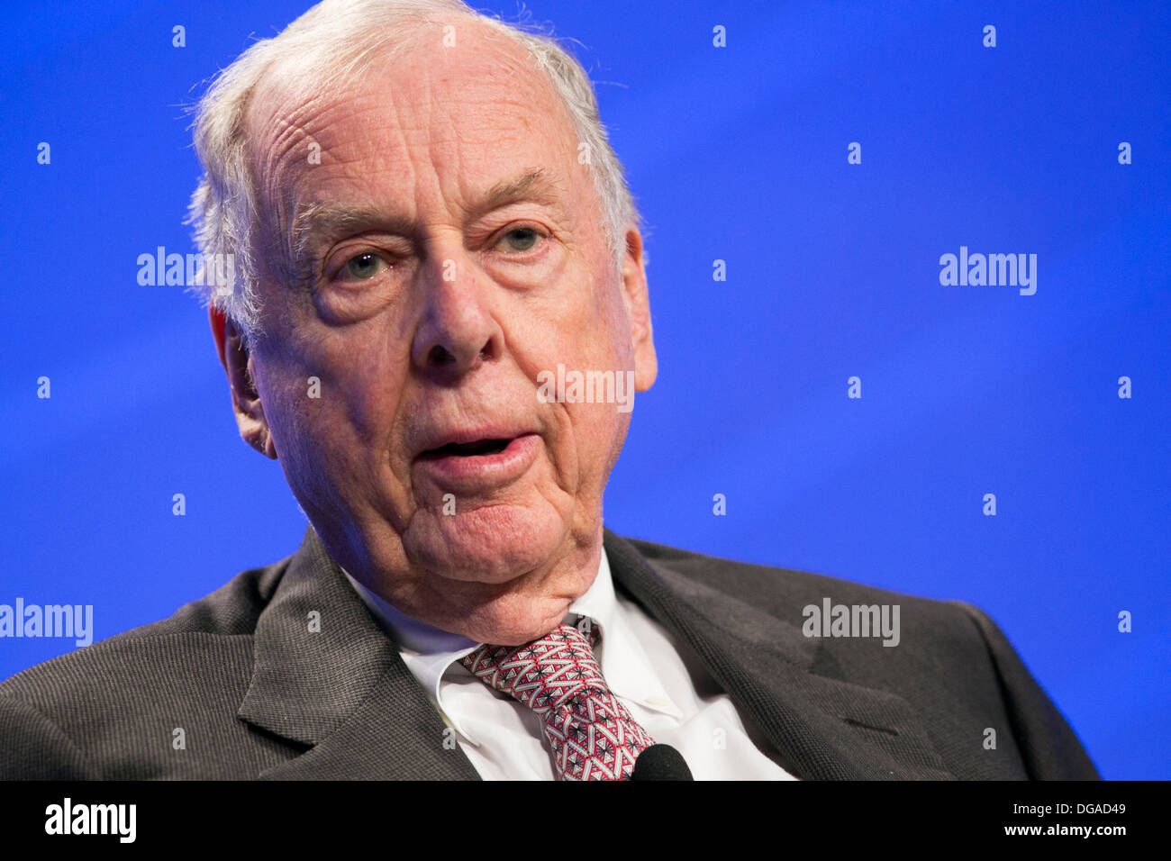 T boone pickens portrait hi-res stock photography and images - Alamy
