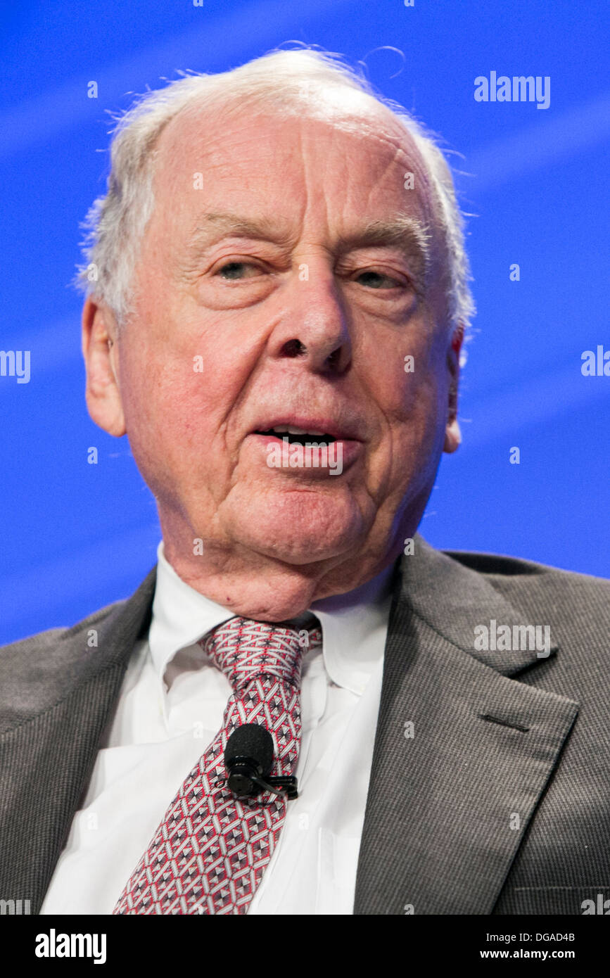 Management portrait hi-res stock photography and images - Alamy