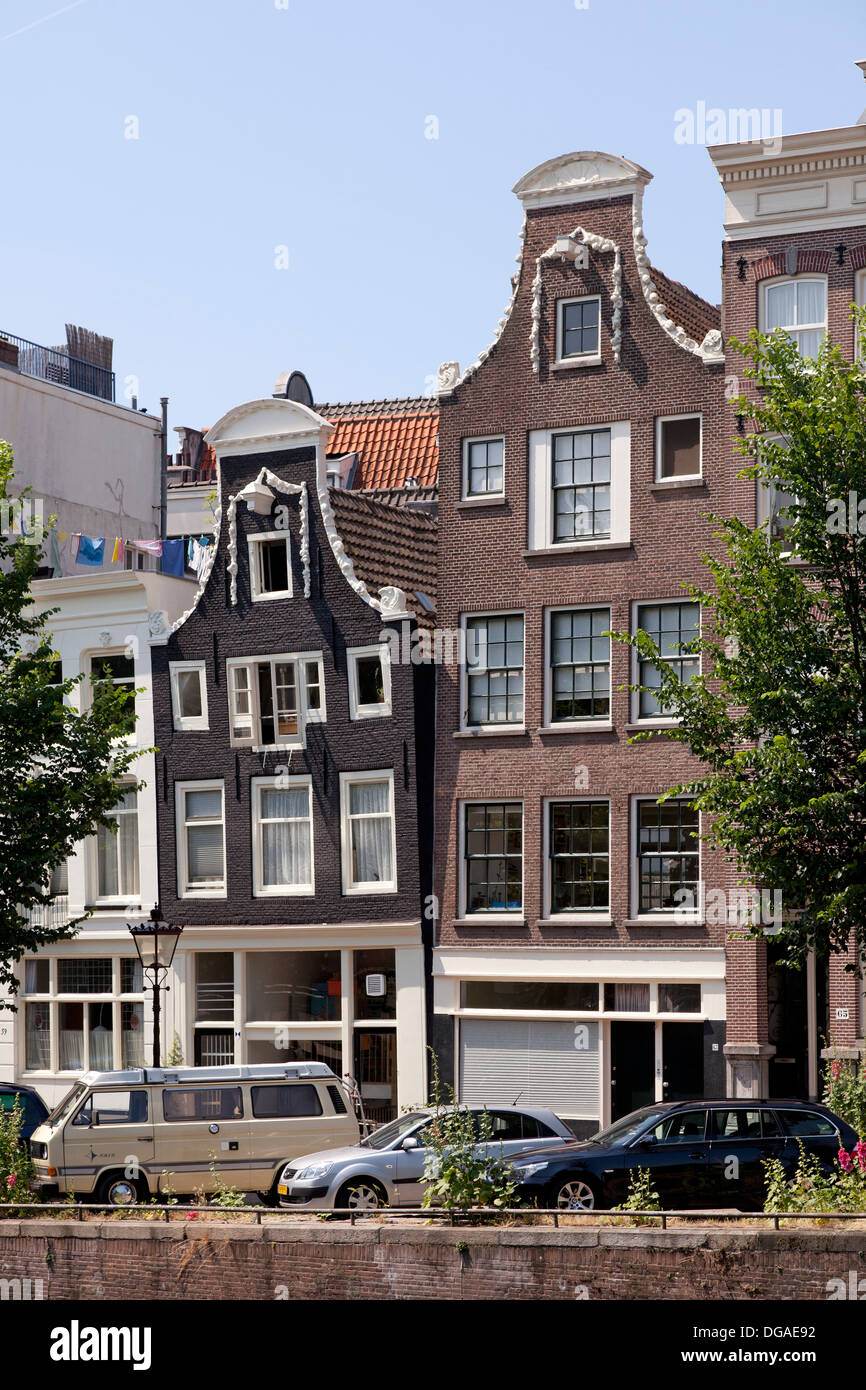 Clock gables hi-res stock photography and images - Alamy