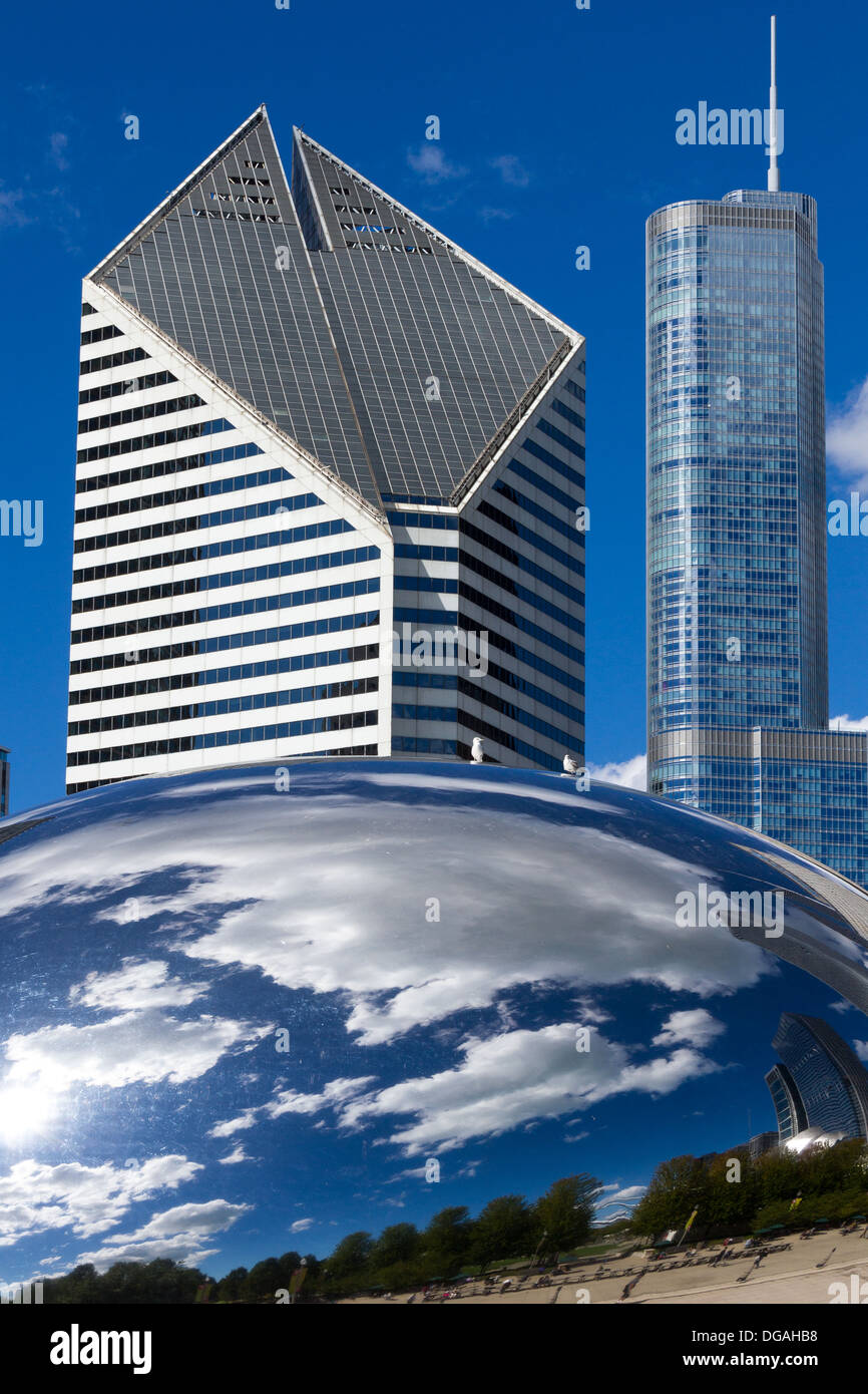 Cloud Gate sculpture with Crain Communications Building and Trump Tower ...