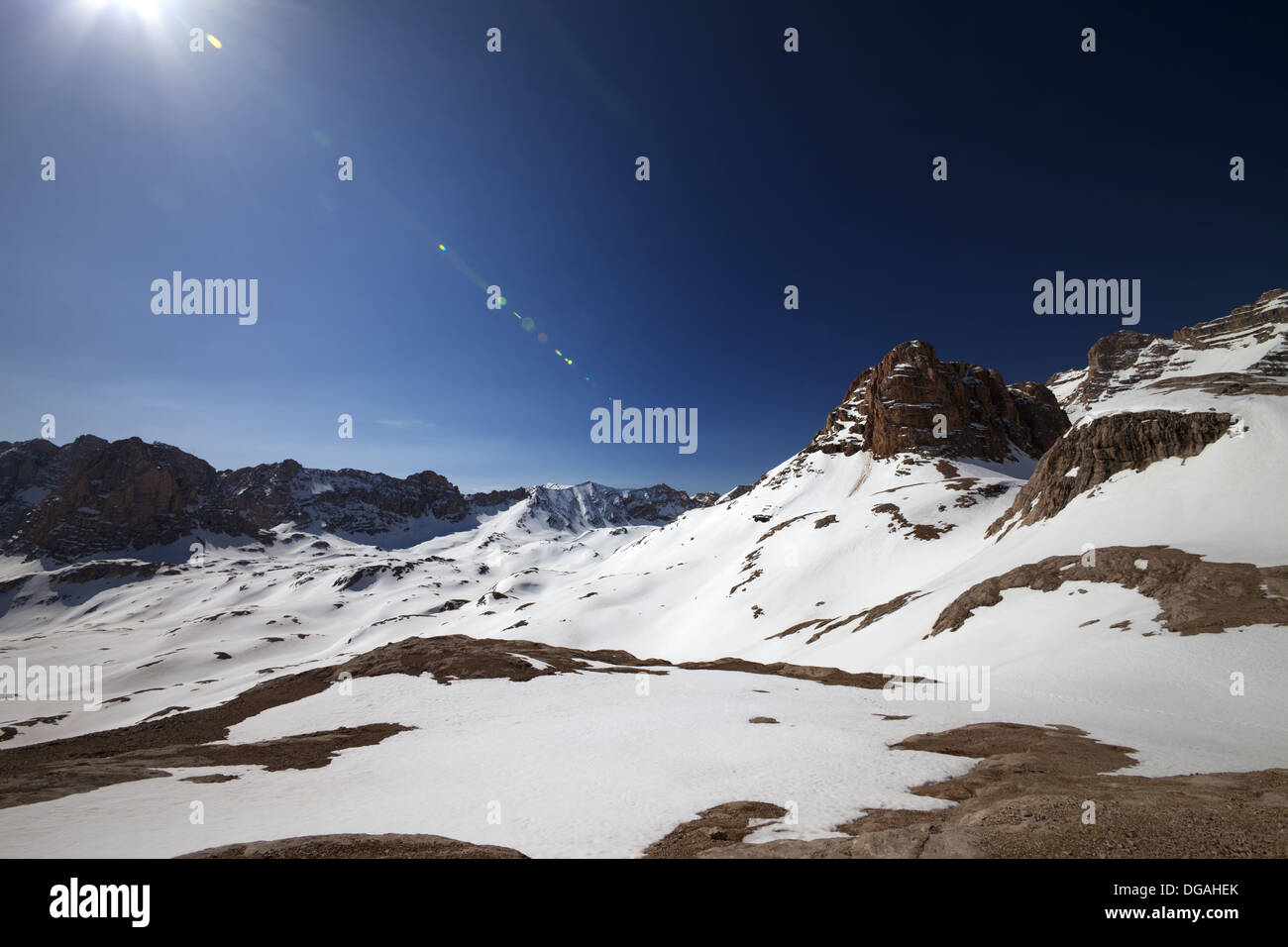 Snowy plateau and blue sky with sun. Turkey, Central Taurus Mountains ...