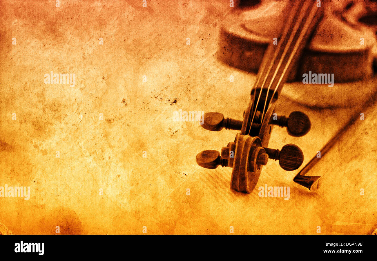 Classic violin hi-res stock photography and images - Alamy